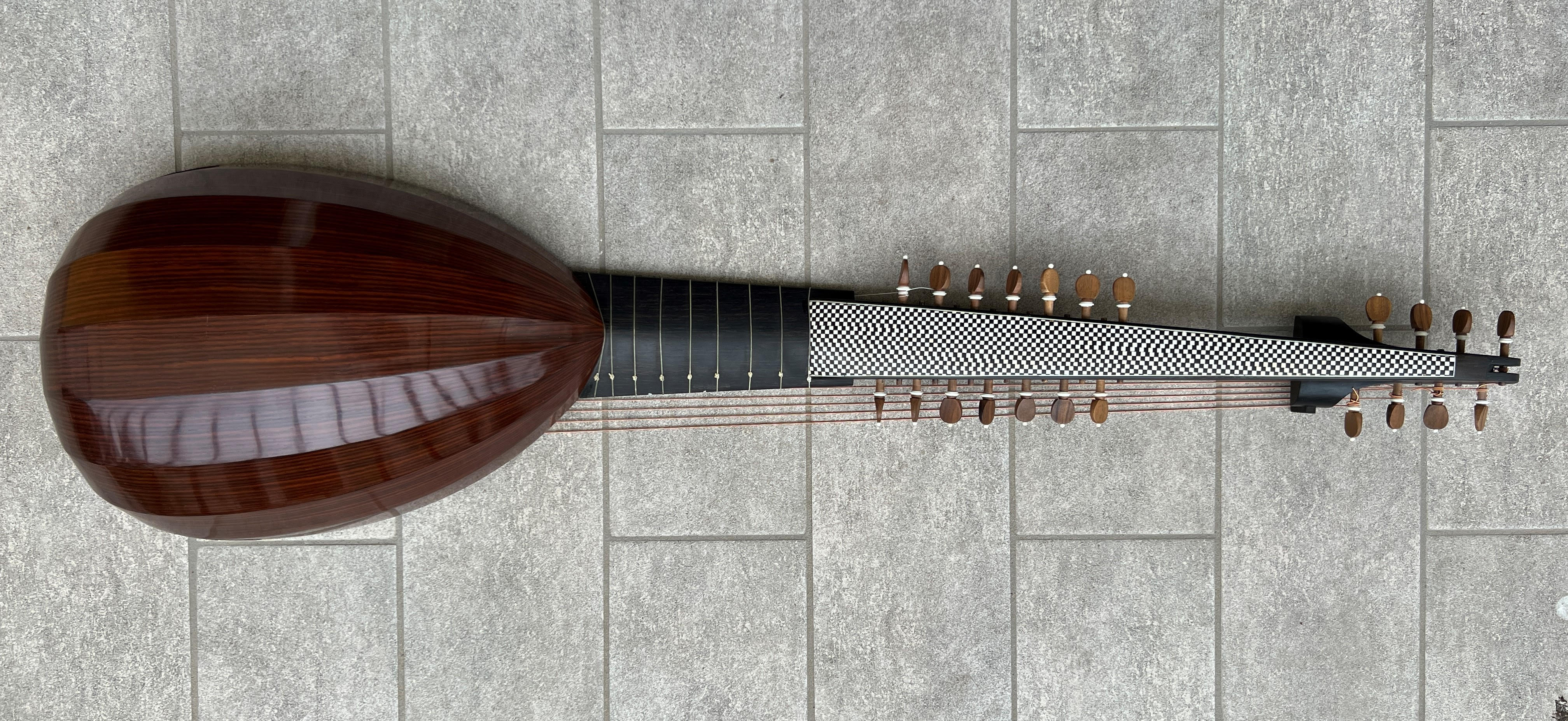 Archilaúd construido por Knud Sindt - Cuerdas Pulsadas