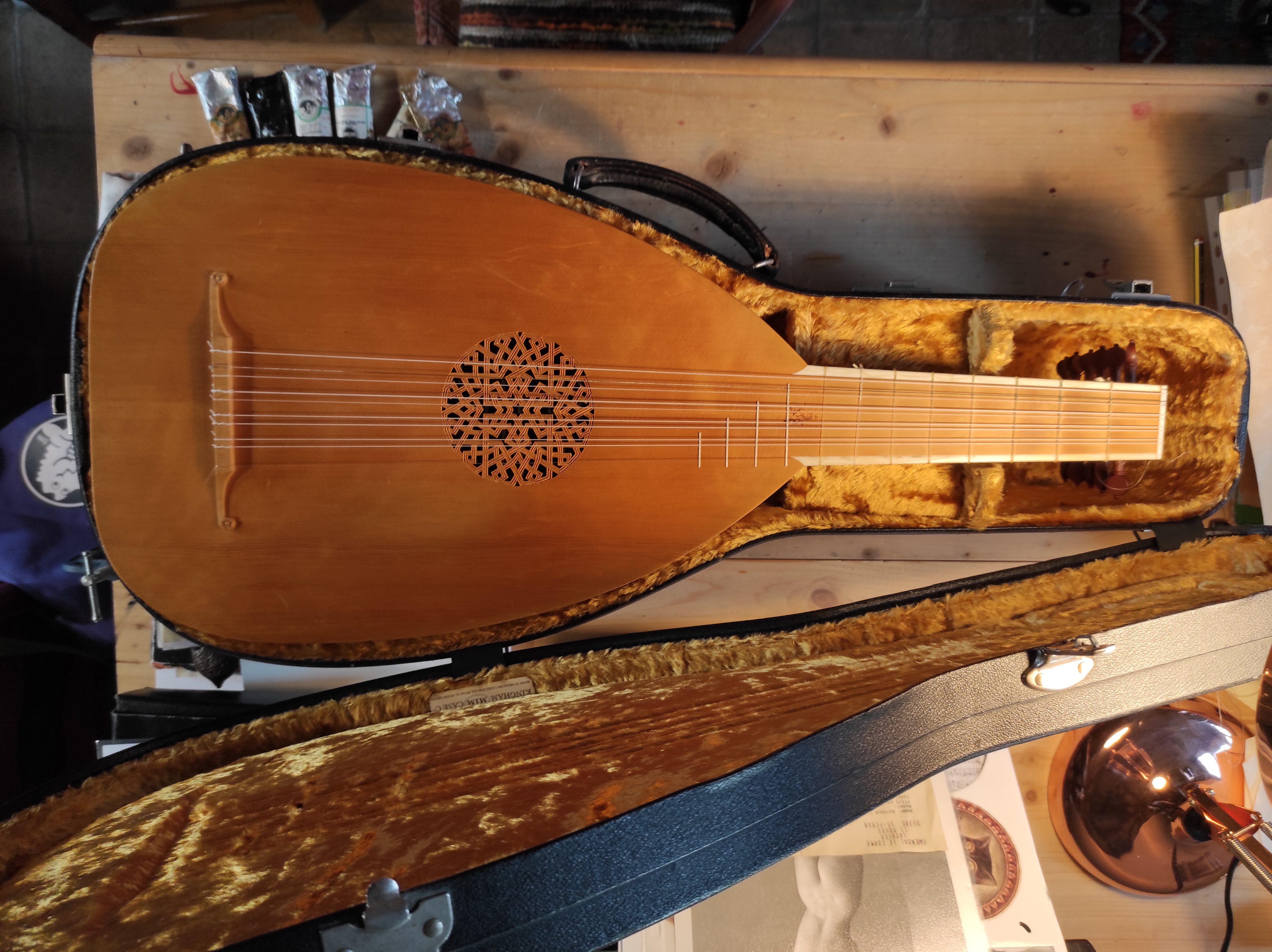 Laúd renacentista construido por Stephen Barber - Cuerdas Pulsadas
